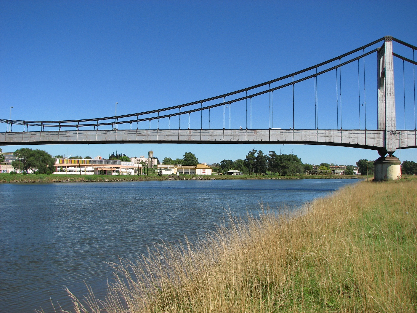 Necochea: Turista colombiano murió ahogado en el río Quequén tras ...