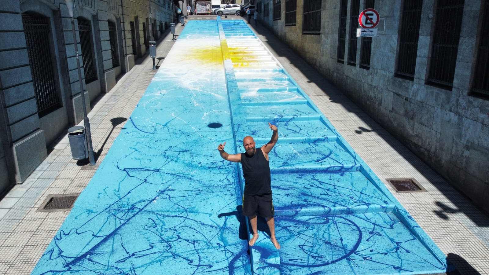 La Ciudad invita a descubrir una intervención a puro color en el ...