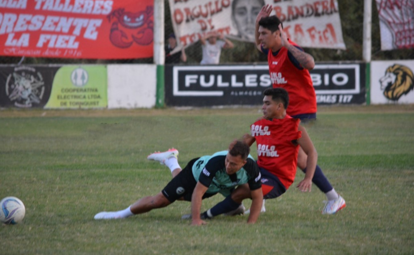 Se jugó un triangular de fútbol en el Club Unión