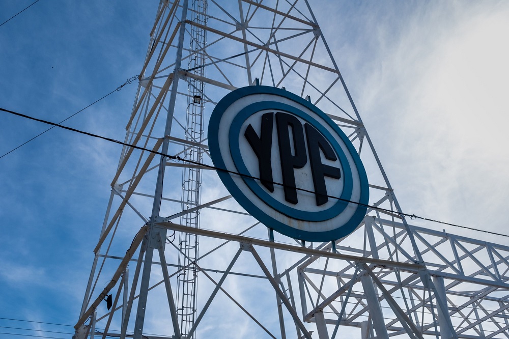 YPF y la industria invierten entre U$S 6.000 y US$ 7.000 millones en ...