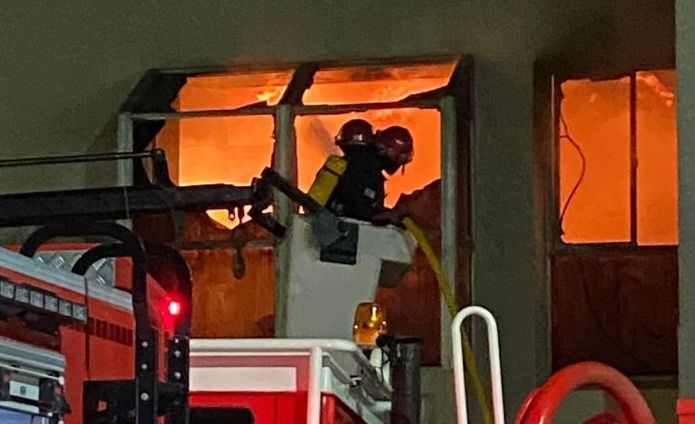 Se incendió un teatro en San Cayetano