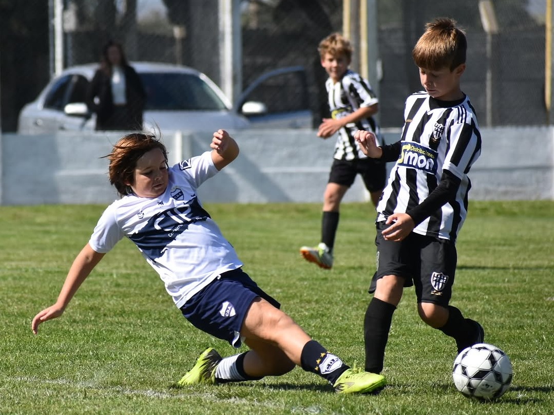 LRF: El campeonato de divisiones inferiores puso la tercera