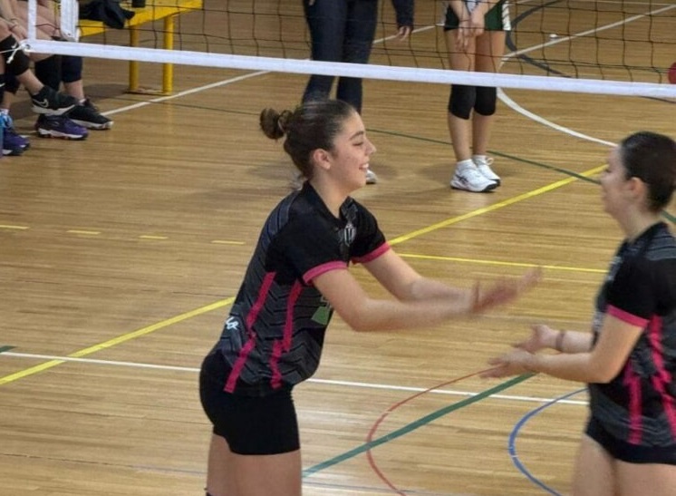 Alma Rodríguez, la joven serrana que brilla en el voleibol