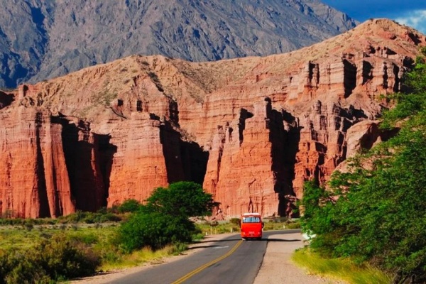 Las 5 mejores rutas argentinas para recorrer en auto en verano