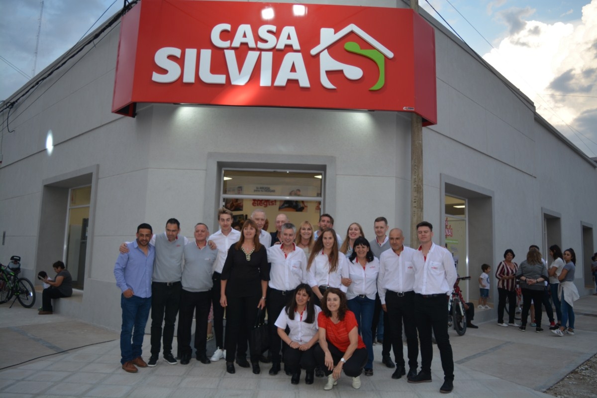 CASA SILVIA desembarcó en la ciudad con una nueva sucursal